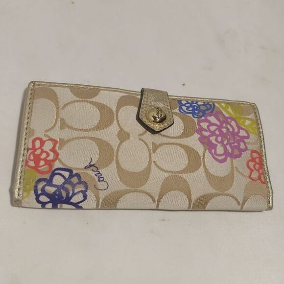 Coach | Bags | Coach Poppy Daisy Signature Floral Tan Canvas Folding ...